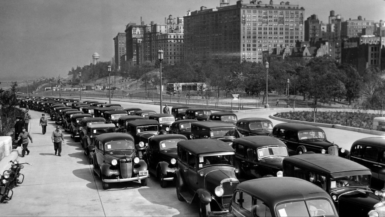 Life During Wartime: How World War II Changed the Auto Industry | Hertz ...