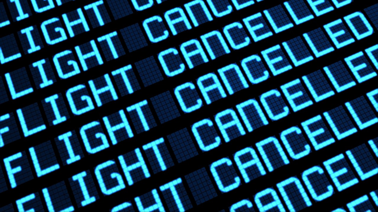8 Master Techniques for Navigating a Flight Cancellation| Hertz Blog
