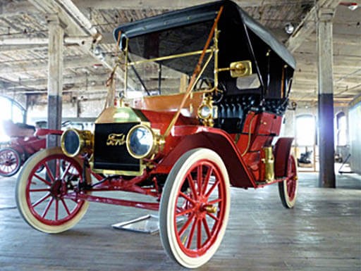 Cruising Motor City: Top Stops for Car Lovers in Detroit