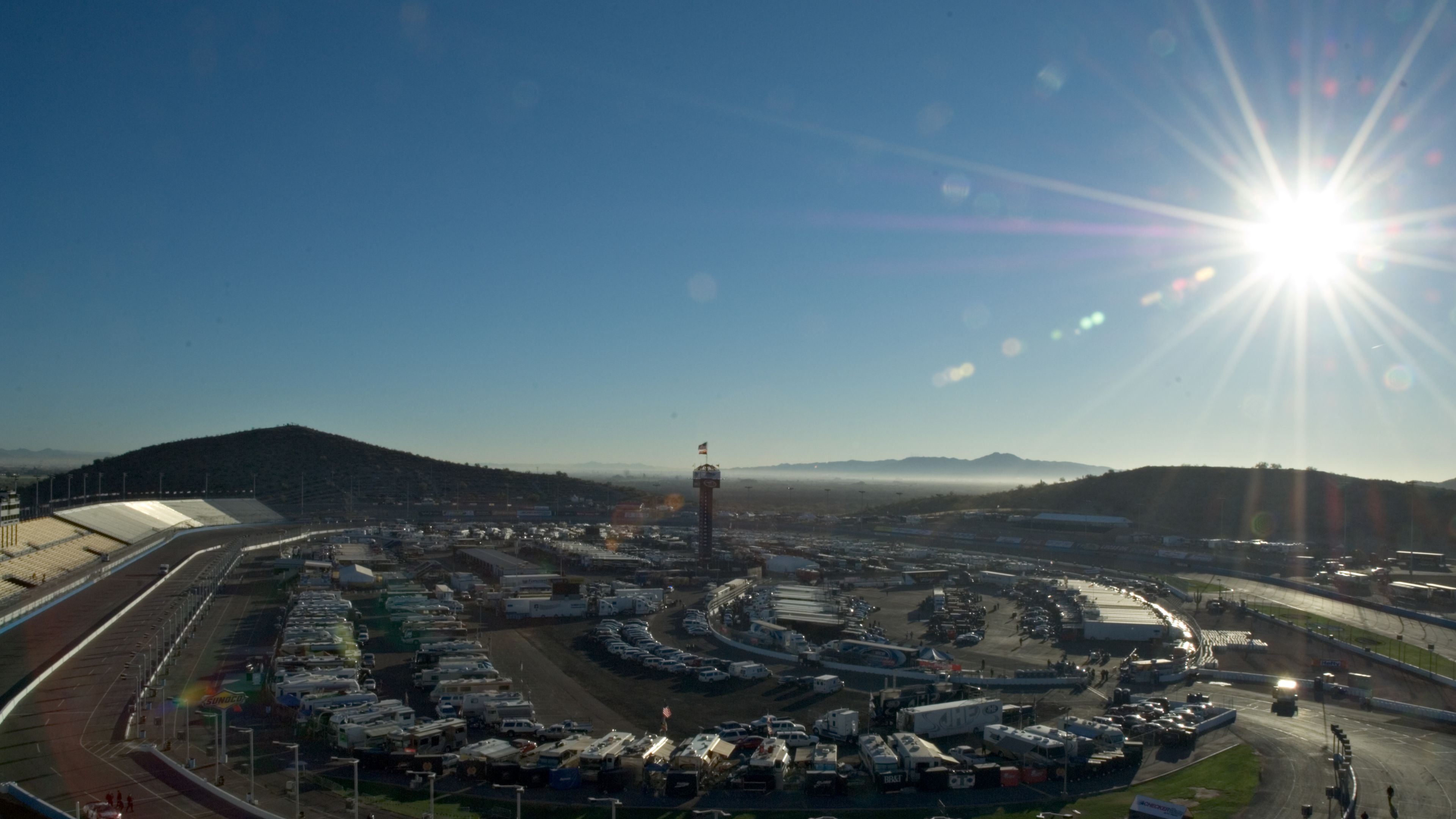 Race Weekend Guide: What to do near Phoenix Raceway | Hertz