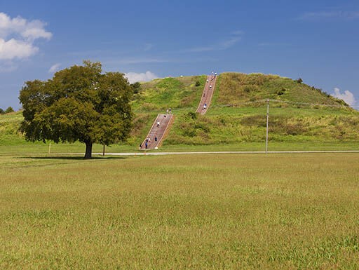 Top Stops Along the Great River Road Route