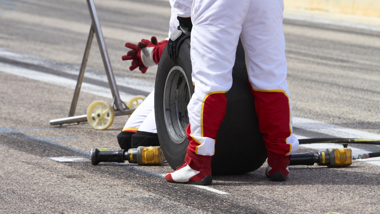 A Day in the Life of a Pit Crew | Hertz Racing Gold