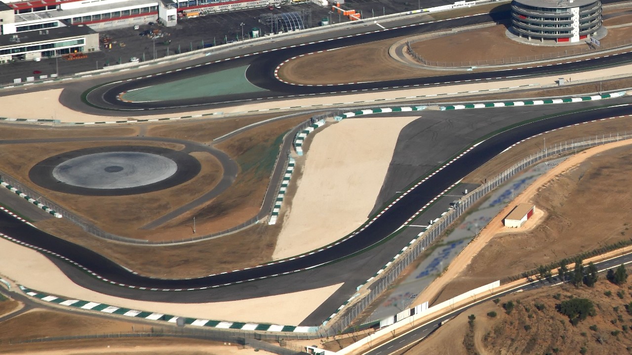 The Best Viewpoints at Portimão | Hertz Racing Gold